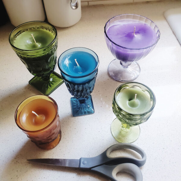 Color glass candle DIY - Janes Distractions
