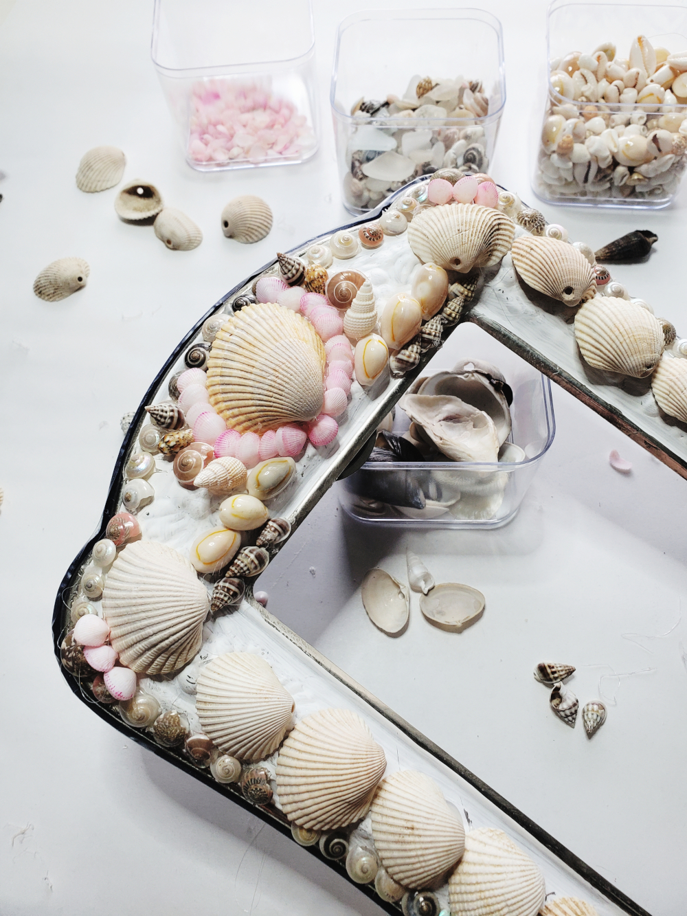 Victorian shell picture frame DIY - Janes Distractions